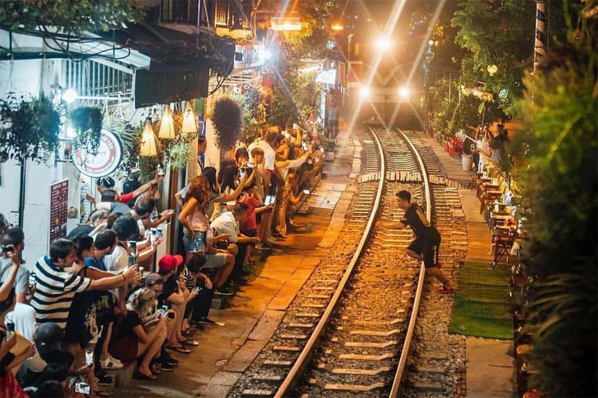 Hanoi Train Street – 5 Tipps & Zugfahrplan 2025